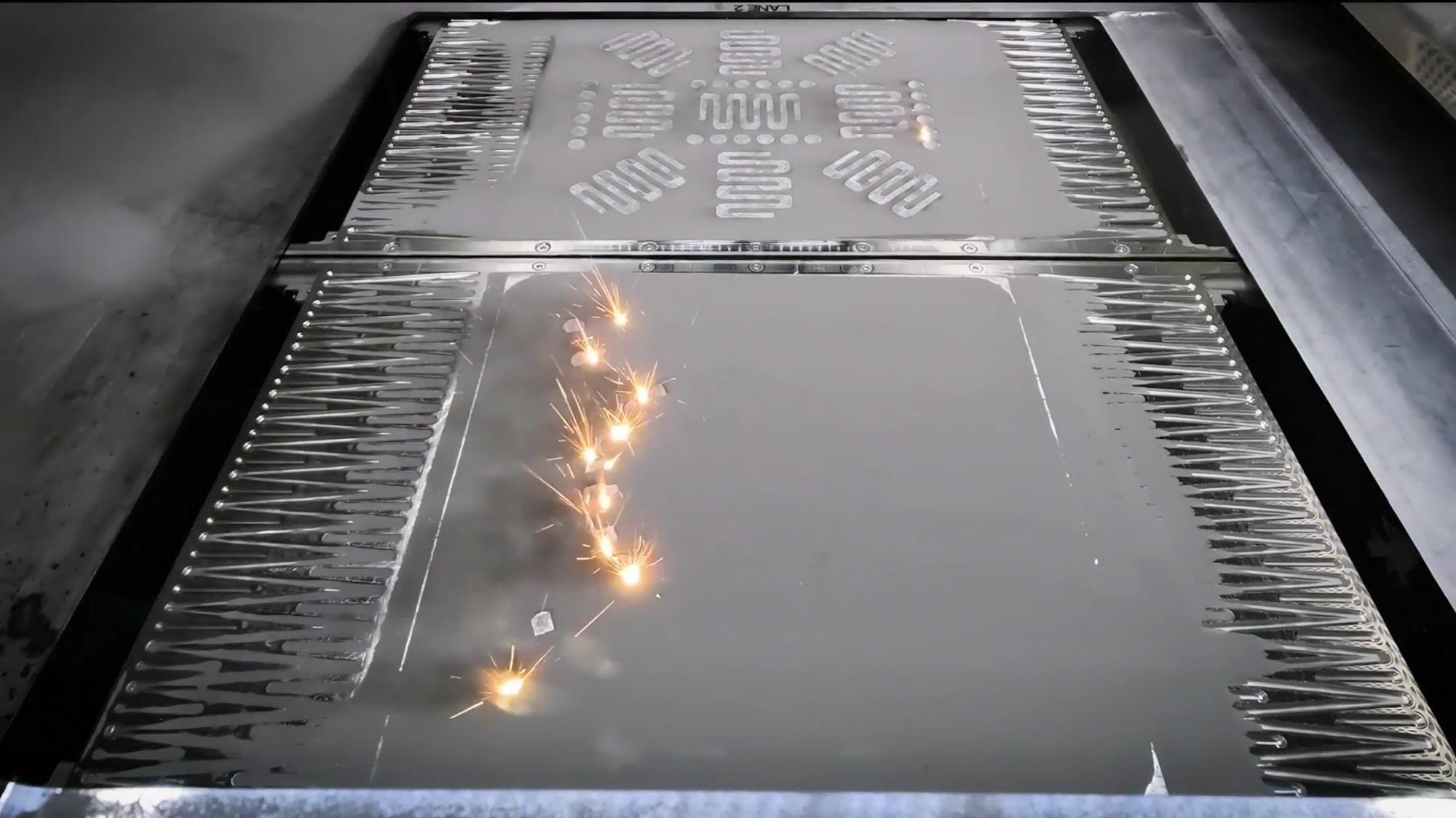 Video: Wall of Fire – Advanced Metal 3D Printing by Freeform - Freeform ...